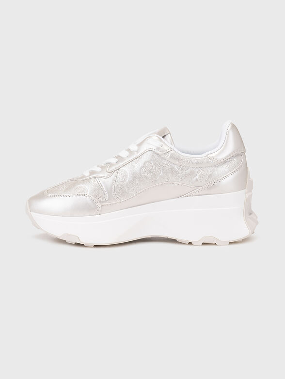 CALEBB 8 sports platform shoes brand GUESS — Globalbrandsstore.com/en