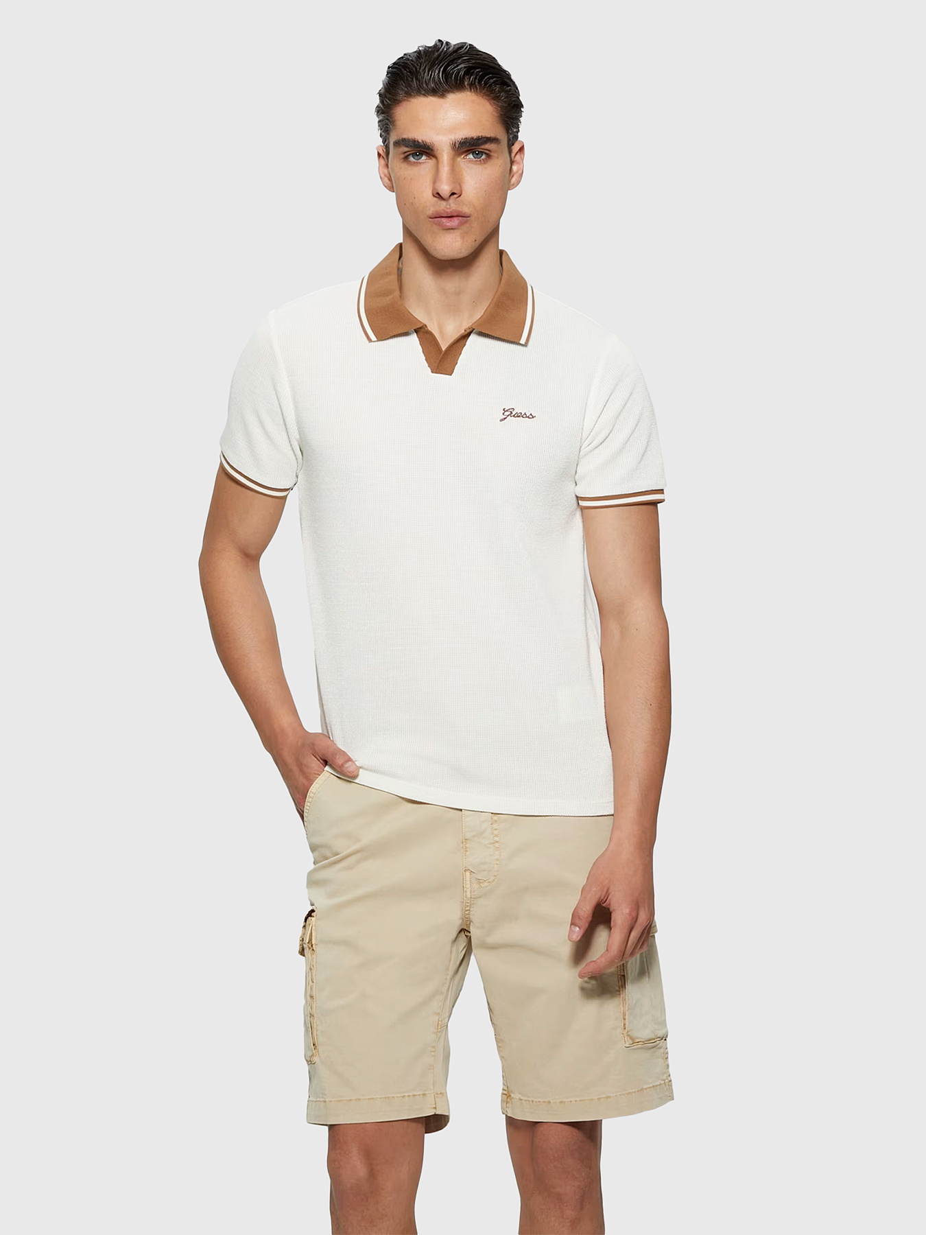 Polo shirt with contrast collar brand GUESS — Globalbrandsstore.com/en