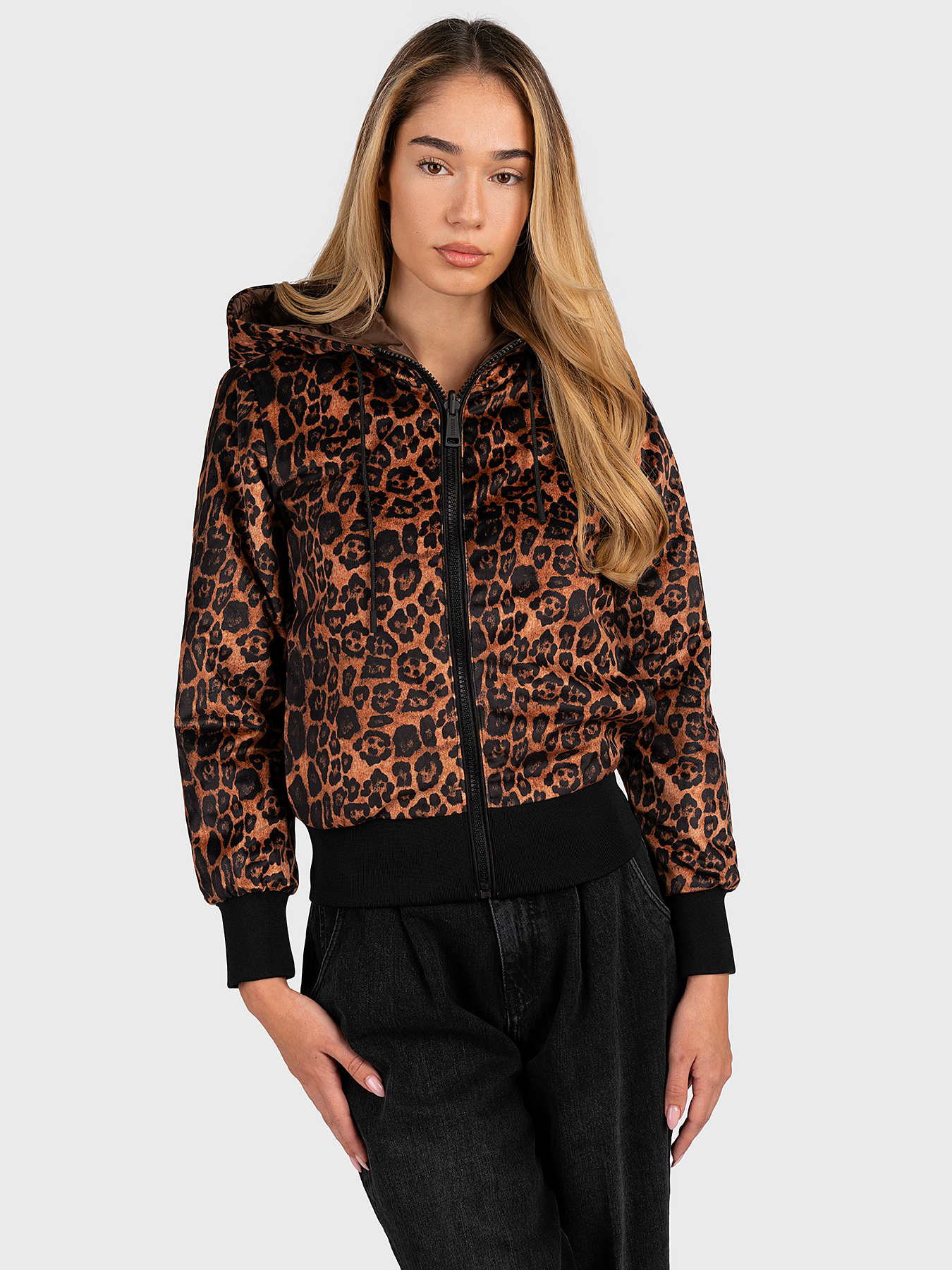 MADELEINE reversible jacket brand GUESS — Globalbrandsstore.com/en