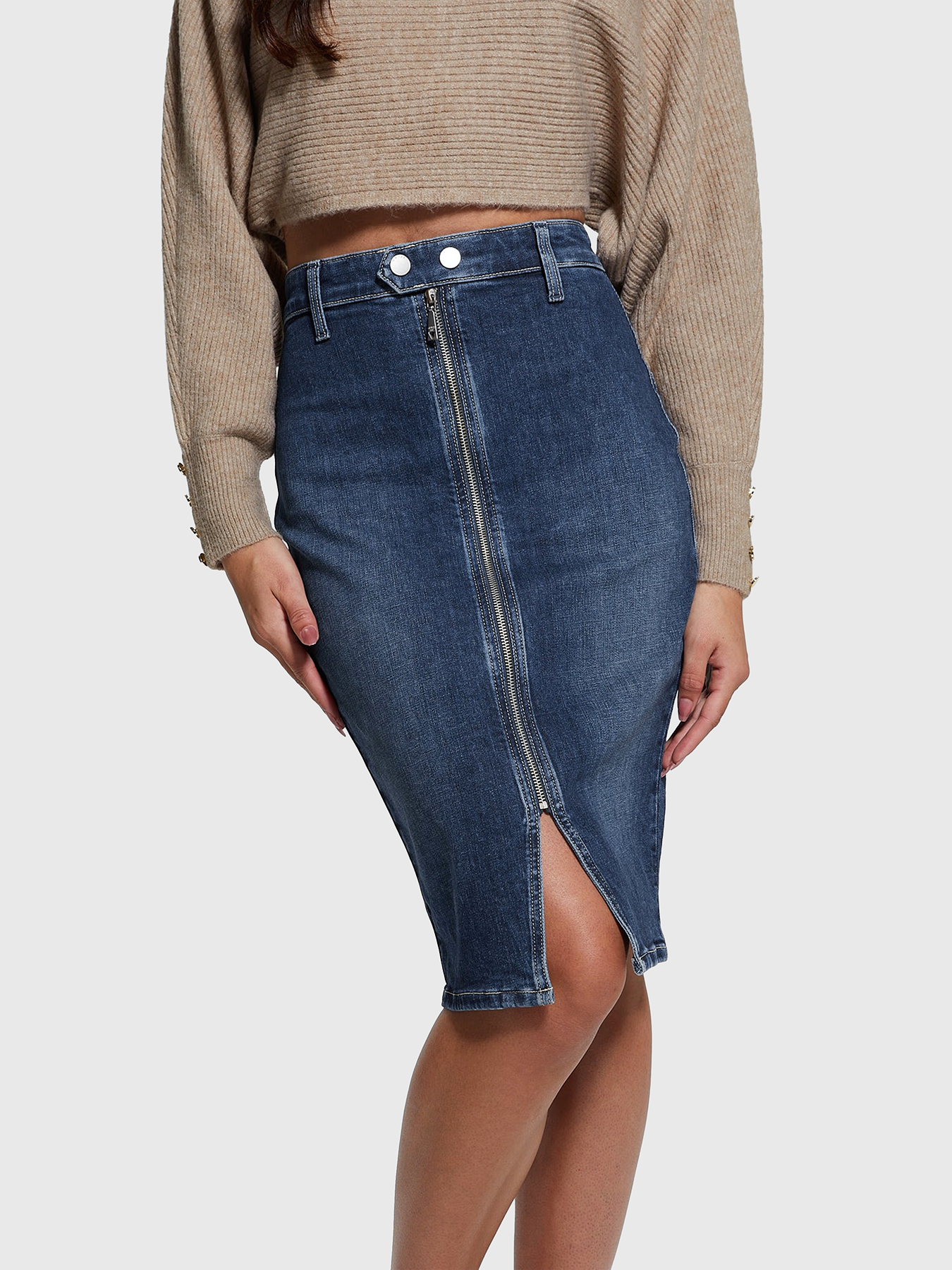 FLO denim skirt with a slit brand GUESS — Globalbrandsstore.com/en