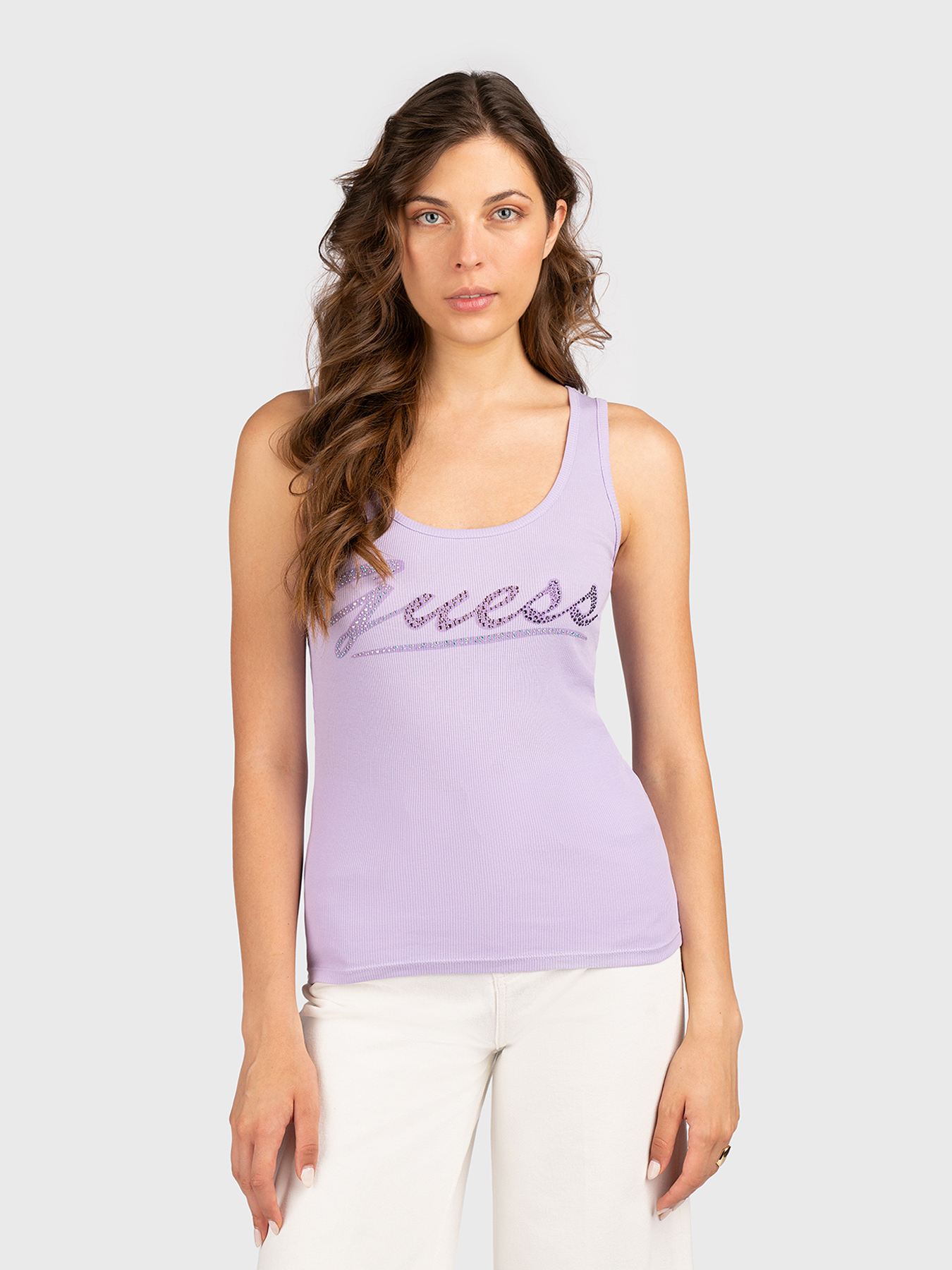 Logo accent top in black brand GUESS — Globalbrandsstore.com/en