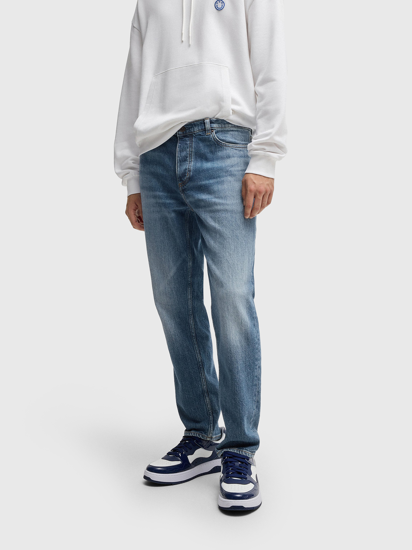 Дънки BRODY в син цвят на марката HUGO BLUE — Globalbrandsstore.com