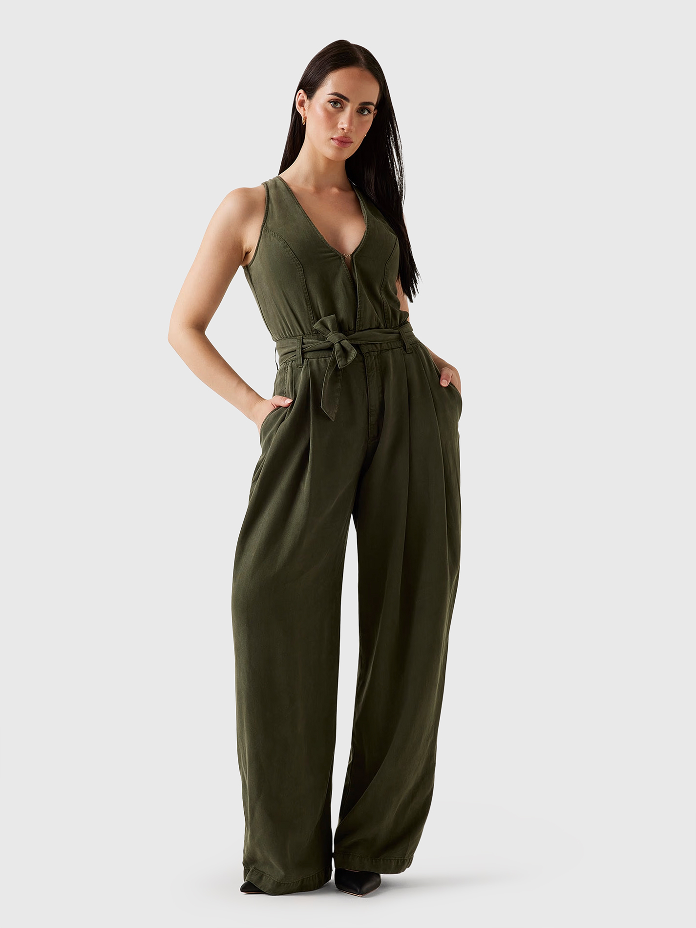 MADELYN jumpsuit brand GUESS — Globalbrandsstore.com/en